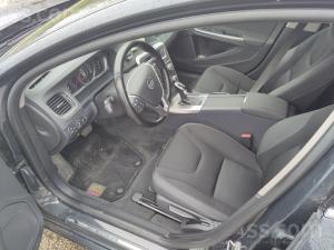 Pelēks Volvo V60 2015 Rīga, ar dzinēja tilpumu 1.60 L un nobraukumu 274 tūkst. km par 6950 €, foto 16 vietnē AUTOMOTO.COM.LV