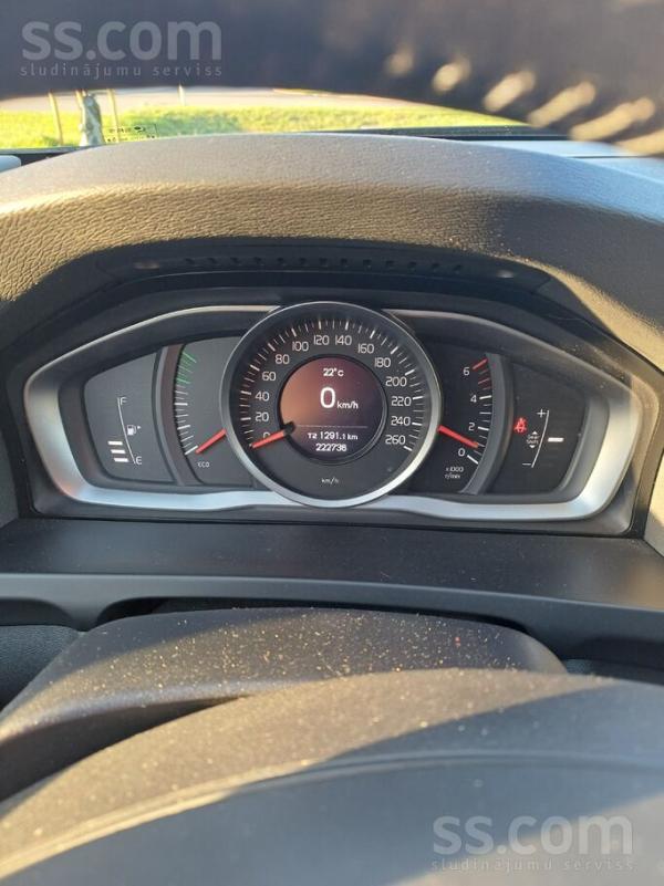 Pelēks Volvo V60 2015 Rīga, ar dzinēja tilpumu 2.00 L un nobraukumu 223 tūkst. km par 6200 €, foto 6 vietnē AUTOMOTO.COM.LV