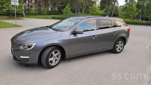 Grey Volvo V60 2015 in Jurmala, with an engine capacity of 2.00 L and mileage of 0 thousand km for 7950 €, photo 4 on AUTOMOTO.COM.LV