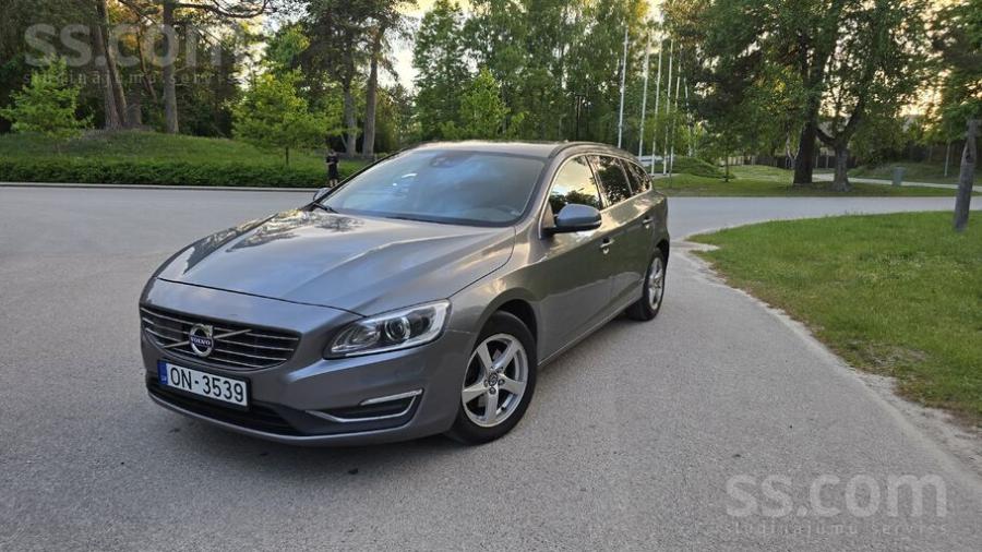 Grey Volvo V60 2015 in Jurmala, with an engine capacity of 2.00 L and mileage of 0 thousand km for 7950 €, photo 7 on AUTOMOTO.COM.LV