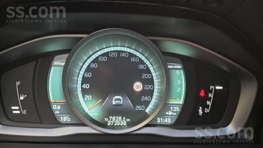 Grey Volvo V60 2015 in Jurmala, with an engine capacity of 2.00 L and mileage of 0 thousand km for 7950 €, photo 17 on AUTOMOTO.COM.LV