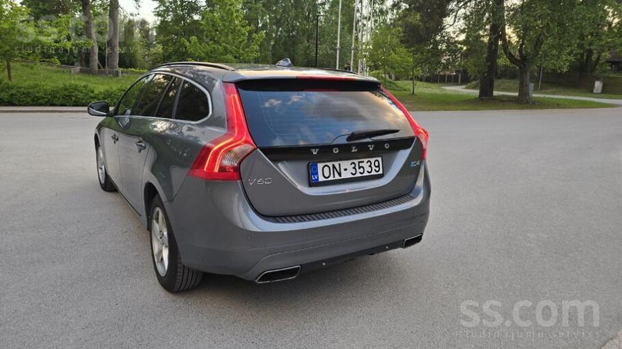 Grey Volvo V60 2015 in Jurmala, with an engine capacity of 2.00 L and mileage of 0 thousand km for 7950 €, photo 22 on AUTOMOTO.COM.LV