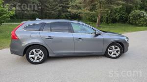 Grey Volvo V60 2015 in Jurmala, with an engine capacity of 2.00 L and mileage of 0 thousand km for 7950 €, photo 26 on AUTOMOTO.COM.LV