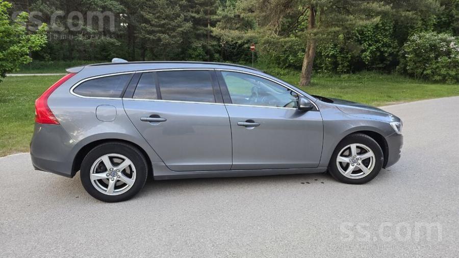 Grey Volvo V60 2015 in Jurmala, with an engine capacity of 2.00 L and mileage of 0 thousand km for 7950 €, photo 26 on AUTOMOTO.COM.LV