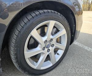 Pelēks Volvo V60 2015 Rīga, ar dzinēja tilpumu 2.40 L un nobraukumu 265 tūkst. km par 7500 €, foto 12 vietnē AUTOMOTO.COM.LV