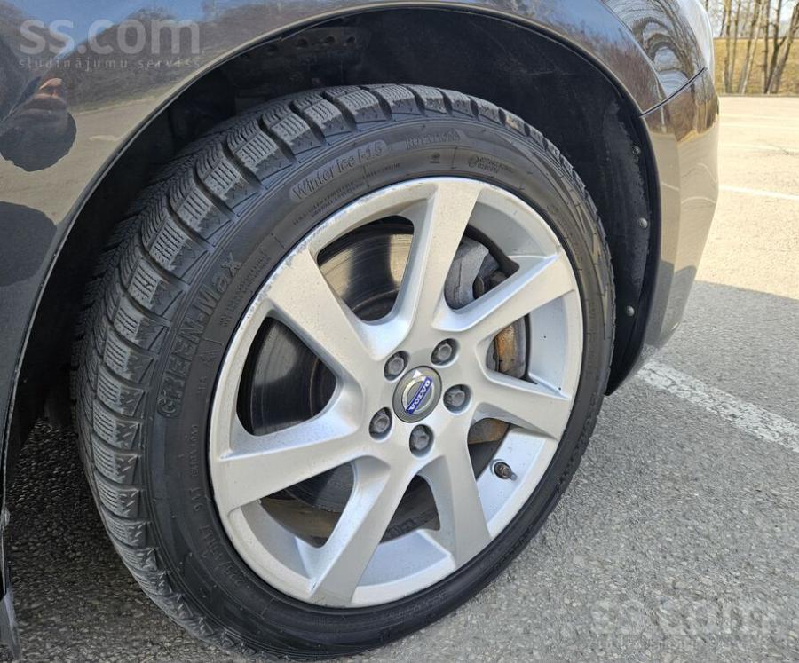 Pelēks Volvo V60 2015 Rīga, ar dzinēja tilpumu 2.40 L un nobraukumu 265 tūkst. km par 7500 €, foto 12 vietnē AUTOMOTO.COM.LV