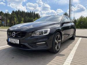 Pelēks Volvo V60 2015 Viļņa, ar dzinēja tilpumu 2.40 L un nobraukumu 330 tūkst. km par 7200 €, foto  vietnē AUTOMOTO.COM.LV