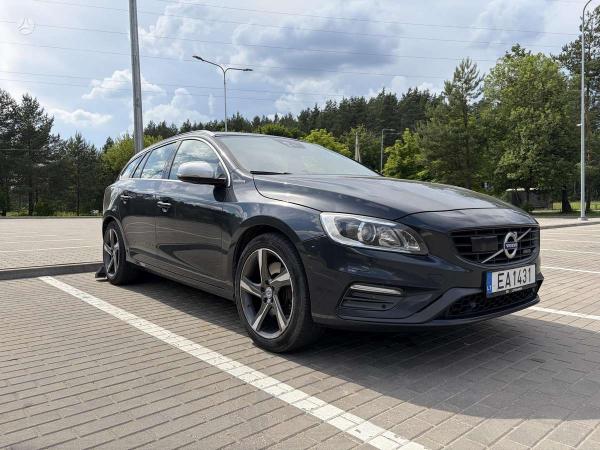 Grey Volvo V60 2015 in Vilnius, with an engine capacity of 2.40 L and mileage of 330 thousand km for 7200 €, photo 4 on AUTOMOTO.COM.LV