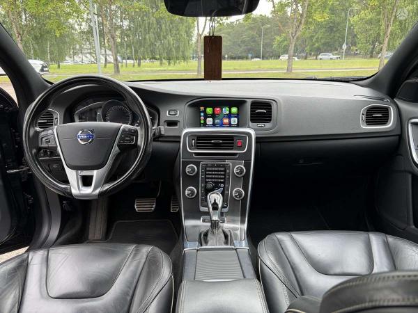 Grey Volvo V60 2015 in Vilnius, with an engine capacity of 2.40 L and mileage of 330 thousand km for 7200 €, photo 9 on AUTOMOTO.COM.LV
