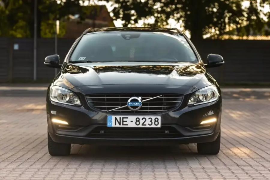 Серый Вольво B60 2015 в Елгава, объемом двигателя 2.00 л и пробегом 266 тыс. км за 10400 €, фото 4 на AUTOMOTO.COM.LV
