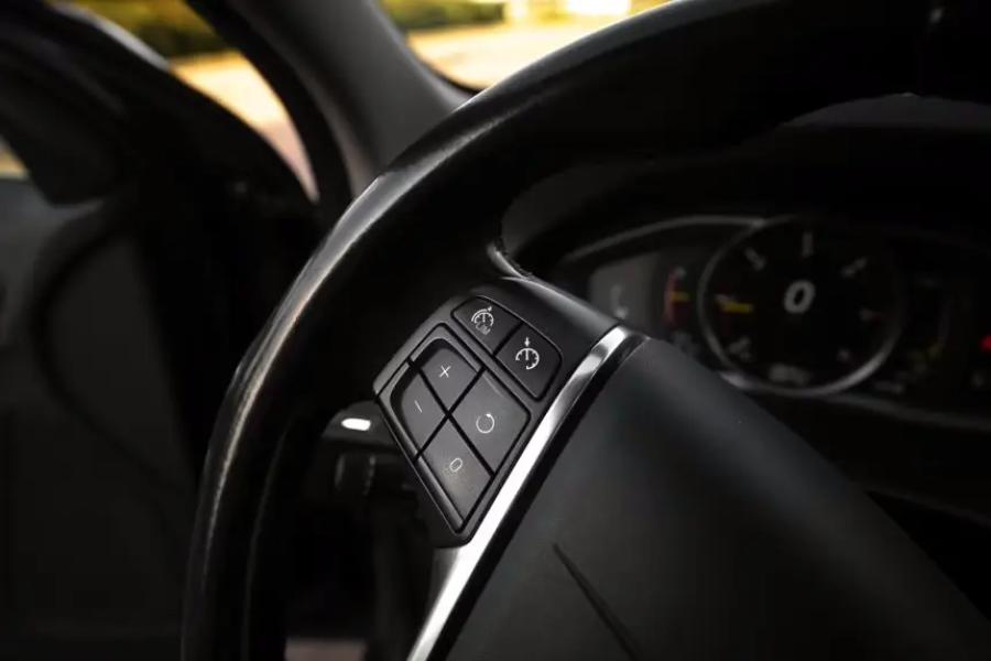 Серый Вольво B60 2015 в Елгава, объемом двигателя 2.00 л и пробегом 266 тыс. км за 10400 €, фото 12 на AUTOMOTO.COM.LV