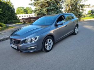 Pelēks Volvo V60 2015 Jēkabpils, ar dzinēja tilpumu 2.00 L un nobraukumu 225 tūkst. km par 8100 €, foto  vietnē AUTOMOTO.COM.LV