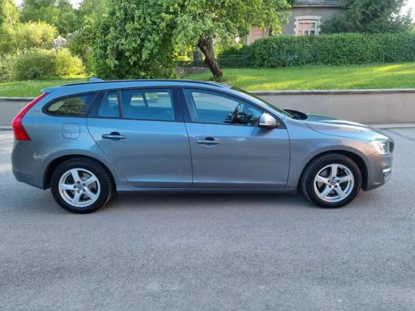 Pelēks Volvo V60 2015 Jēkabpils, ar dzinēja tilpumu 2.00 L un nobraukumu 225 tūkst. km par 8100 €, foto 6 vietnē AUTOMOTO.COM.LV