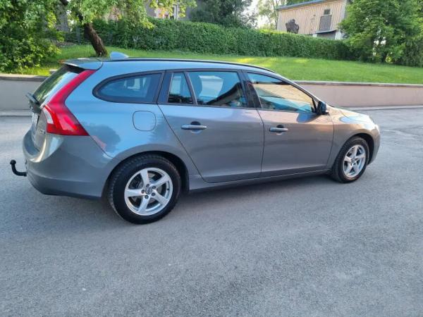 Pelēks Volvo V60 2015 Jēkabpils, ar dzinēja tilpumu 2.00 L un nobraukumu 225 tūkst. km par 8100 €, foto 7 vietnē AUTOMOTO.COM.LV