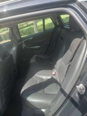 Pelēks Volvo V60 2015 Rokiškis, ar dzinēja tilpumu 1.97 L un nobraukumu 231 tūkst. km par 8600 €, foto 7 vietnē AUTOMOTO.COM.LV