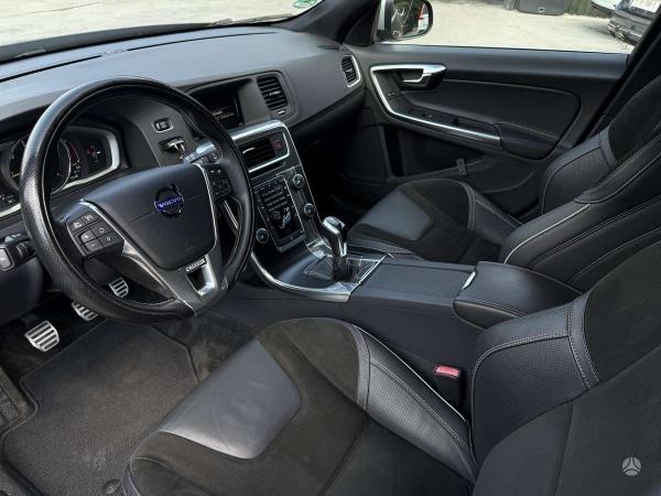 Grey Volvo V60 2015 in Kaunas, with an engine capacity of 1.97 L and mileage of 234 thousand km for 6699 €, photo 7 on AUTOMOTO.COM.LV