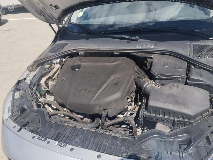 Pelēks Volvo V60 2015 Tauragė, ar dzinēja tilpumu 2.00 L un nobraukumu 240 tūkst. km par 6200 €, foto 7 vietnē AUTOMOTO.COM.LV