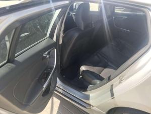 Pelēks Volvo V60 2015 Tauragė, ar dzinēja tilpumu 2.00 L un nobraukumu 240 tūkst. km par 6200 €, foto 11 vietnē AUTOMOTO.COM.LV