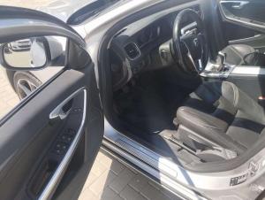 Pelēks Volvo V60 2015 Tauragė, ar dzinēja tilpumu 2.00 L un nobraukumu 240 tūkst. km par 6200 €, foto 12 vietnē AUTOMOTO.COM.LV