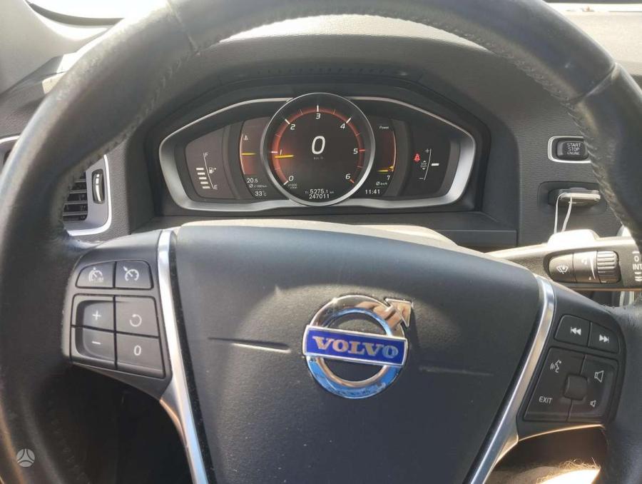 Pelēks Volvo V60 2015 Tauragė, ar dzinēja tilpumu 2.00 L un nobraukumu 240 tūkst. km par 6200 €, foto 14 vietnē AUTOMOTO.COM.LV