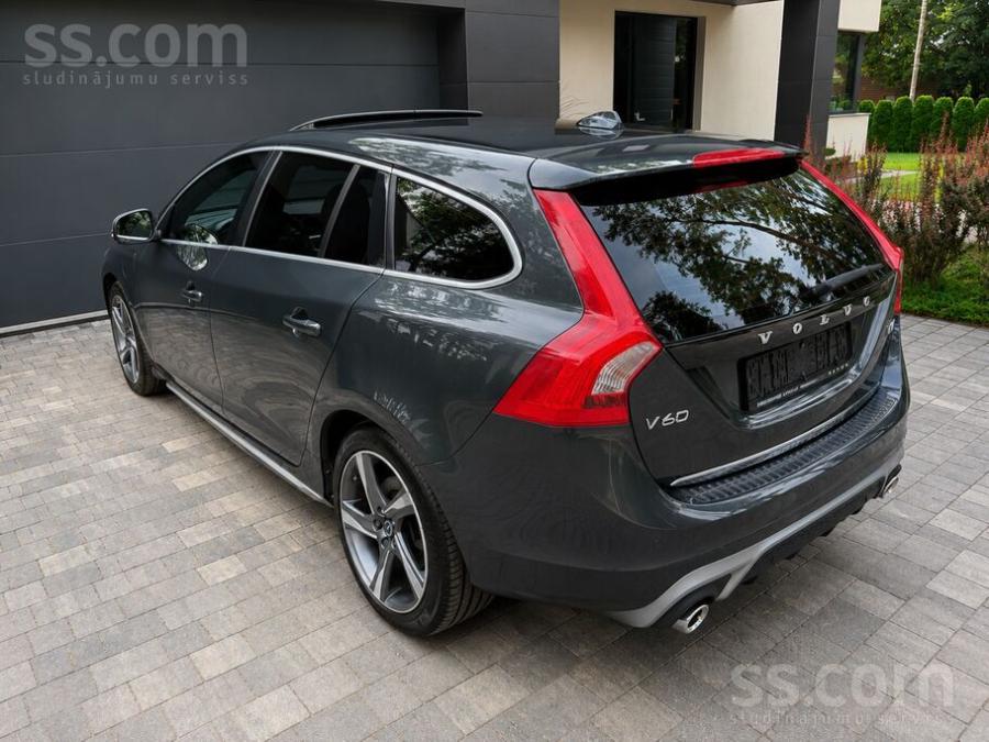 Pelēks Volvo V60 2015 Rīga, ar dzinēja tilpumu 2.40 L un nobraukumu 235 tūkst. km par 10975 €, foto 6 vietnē AUTOMOTO.COM.LV