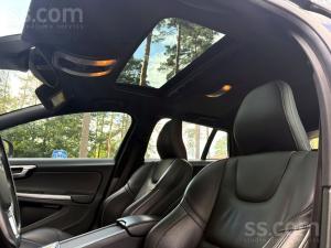 Pelēks Volvo V60 2015 Rīga, ar dzinēja tilpumu 2.40 L un nobraukumu 235 tūkst. km par 10975 €, foto 16 vietnē AUTOMOTO.COM.LV