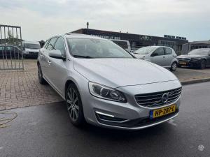 Grey Volvo V60 2015 in Raseiniai, with an engine capacity of 2.40 L and mileage of 318 thousand km for 7300 €, photo  on AUTOMOTO.COM.LV