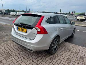 Pelēks Volvo V60 2015 Raseiniai, ar dzinēja tilpumu 2.40 L un nobraukumu 318 tūkst. km par 7300 €, foto 5 vietnē AUTOMOTO.COM.LV