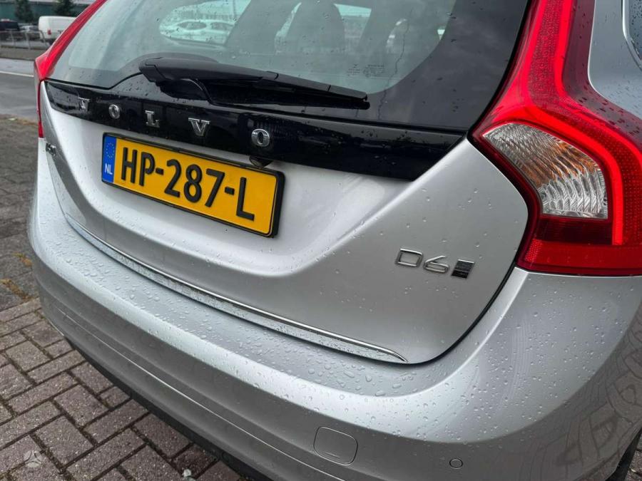 Pelēks Volvo V60 2015 Raseiniai, ar dzinēja tilpumu 2.40 L un nobraukumu 318 tūkst. km par 7300 €, foto 7 vietnē AUTOMOTO.COM.LV