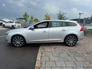 Pelēks Volvo V60 2015 Raseiniai, ar dzinēja tilpumu 2.40 L un nobraukumu 318 tūkst. km par 7300 €, foto 8 vietnē AUTOMOTO.COM.LV