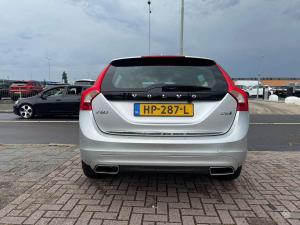 Pelēks Volvo V60 2015 Raseiniai, ar dzinēja tilpumu 2.40 L un nobraukumu 318 tūkst. km par 7300 €, foto 9 vietnē AUTOMOTO.COM.LV