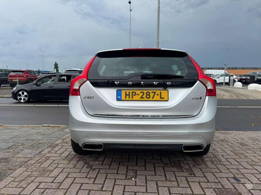 Pelēks Volvo V60 2015 Raseiniai, ar dzinēja tilpumu 2.40 L un nobraukumu 318 tūkst. km par 7300 €, foto 9 vietnē AUTOMOTO.COM.LV