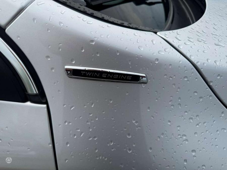 Pelēks Volvo V60 2015 Raseiniai, ar dzinēja tilpumu 2.40 L un nobraukumu 318 tūkst. km par 7300 €, foto 10 vietnē AUTOMOTO.COM.LV