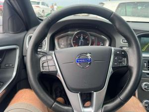Pelēks Volvo V60 2015 Raseiniai, ar dzinēja tilpumu 2.40 L un nobraukumu 318 tūkst. km par 7300 €, foto 11 vietnē AUTOMOTO.COM.LV