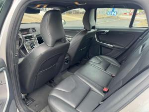 Pelēks Volvo V60 2015 Raseiniai, ar dzinēja tilpumu 2.40 L un nobraukumu 318 tūkst. km par 7300 €, foto 16 vietnē AUTOMOTO.COM.LV