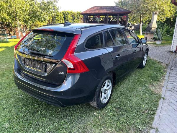 Pelēks Volvo V60 2015 Ukmergė, ar dzinēja tilpumu 1.56 L un nobraukumu 217 tūkst. km par 4950 €, foto 6 vietnē AUTOMOTO.COM.LV