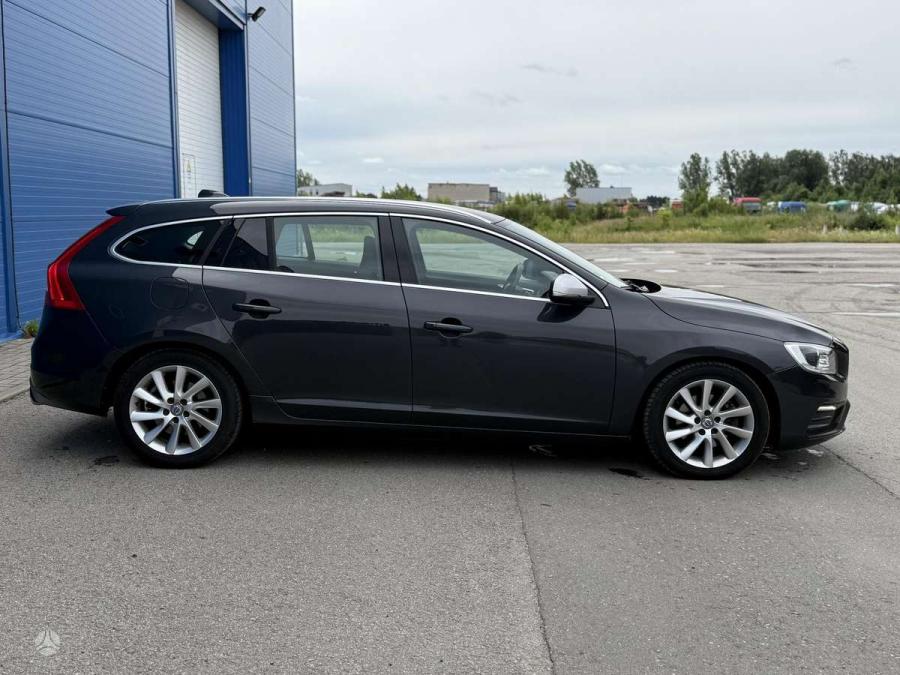 Pelēks Volvo V60 2015 Tauragė, ar dzinēja tilpumu 1.97 L un nobraukumu 234 tūkst. km par 6750 €, foto 7 vietnē AUTOMOTO.COM.LV