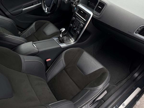 Pelēks Volvo V60 2015 Tauragė, ar dzinēja tilpumu 1.97 L un nobraukumu 234 tūkst. km par 6750 €, foto 7 vietnē AUTOMOTO.COM.LV