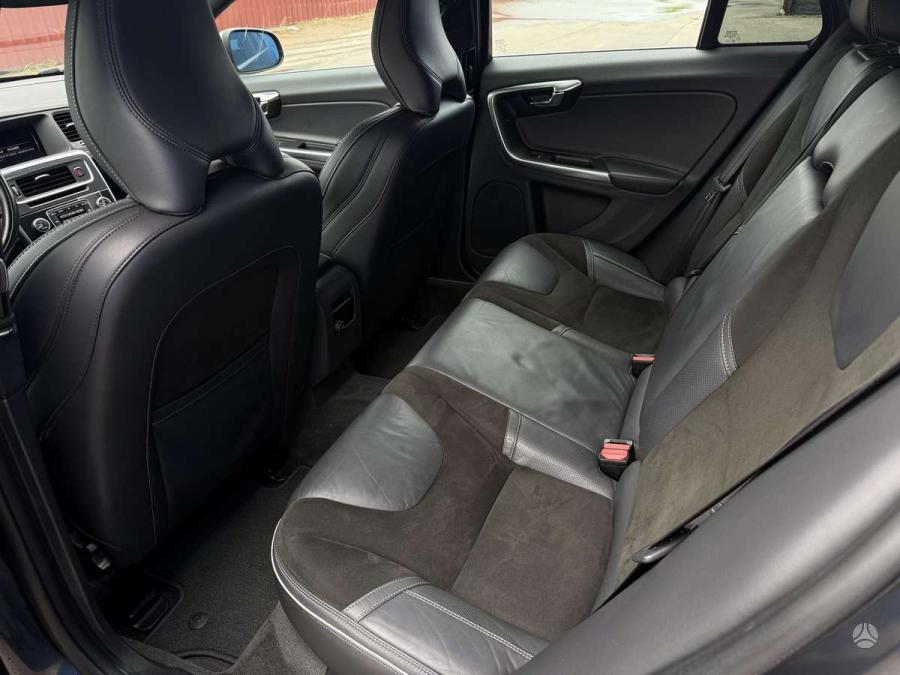 Pelēks Volvo V60 2015 Tauragė, ar dzinēja tilpumu 1.97 L un nobraukumu 234 tūkst. km par 6750 €, foto 9 vietnē AUTOMOTO.COM.LV