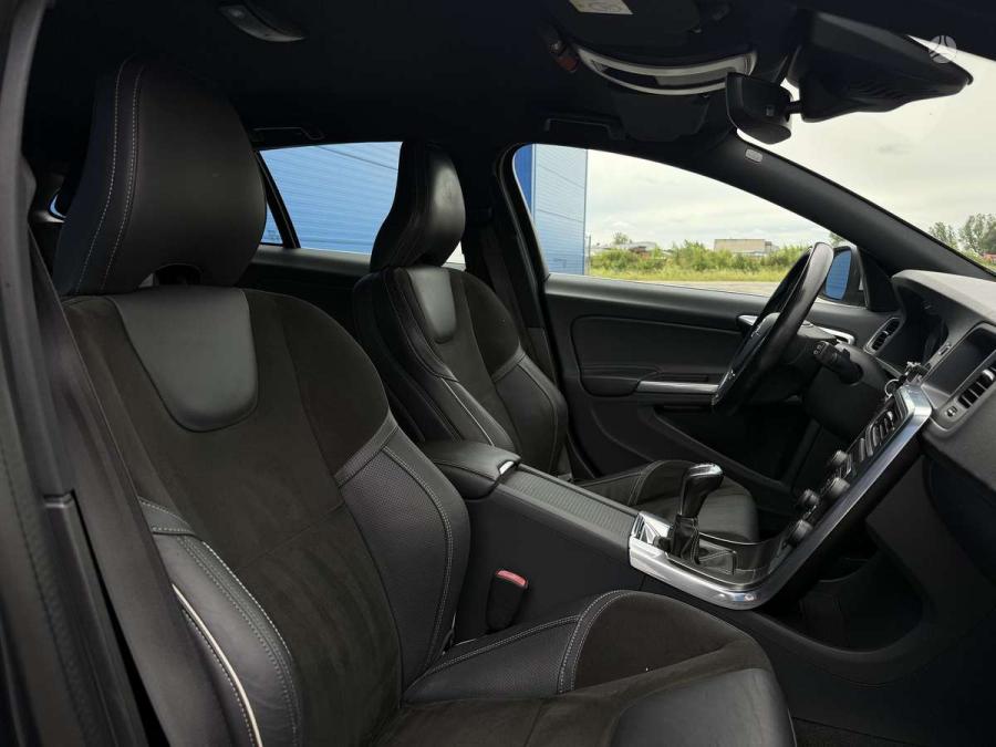 Pelēks Volvo V60 2015 Tauragė, ar dzinēja tilpumu 1.97 L un nobraukumu 234 tūkst. km par 6750 €, foto 15 vietnē AUTOMOTO.COM.LV