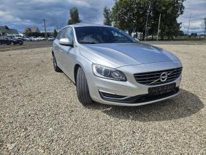 Grey Volvo V60 2015 in Taurage, with an engine capacity of 2.40 L and mileage of 310 thousand km for 6600 €, photo 3 on AUTOMOTO.COM.LV