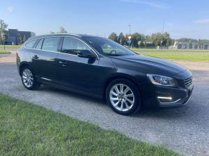 Grey Volvo V60 2015 in Kaunas, with an engine capacity of 1.97 L and mileage of 258 thousand km for 6250 €, photo 4 on AUTOMOTO.COM.LV