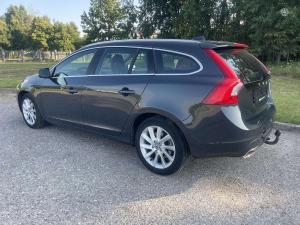 Grey Volvo V60 2015 in Kaunas, with an engine capacity of 1.97 L and mileage of 258 thousand km for 6250 €, photo 10 on AUTOMOTO.COM.LV