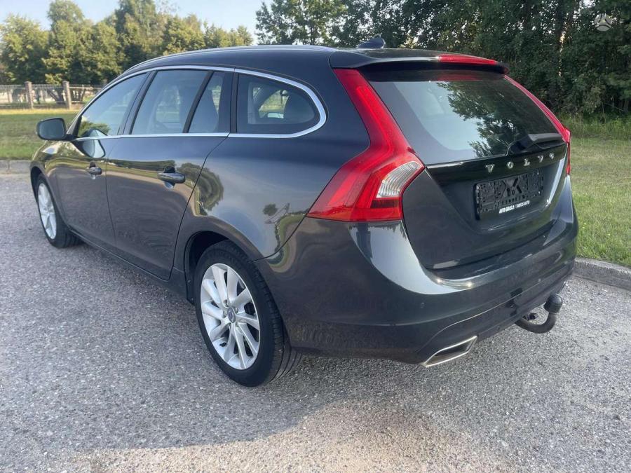 Grey Volvo V60 2015 in Kaunas, with an engine capacity of 1.97 L and mileage of 258 thousand km for 6250 €, photo 11 on AUTOMOTO.COM.LV