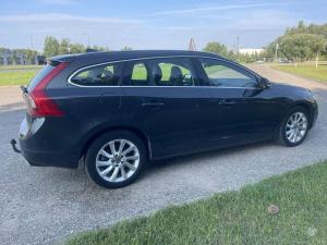 Grey Volvo V60 2015 in Kaunas, with an engine capacity of 1.97 L and mileage of 258 thousand km for 6250 €, photo 15 on AUTOMOTO.COM.LV