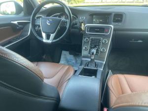 Grey Volvo V60 2015 in Kaunas, with an engine capacity of 1.97 L and mileage of 258 thousand km for 6250 €, photo 25 on AUTOMOTO.COM.LV