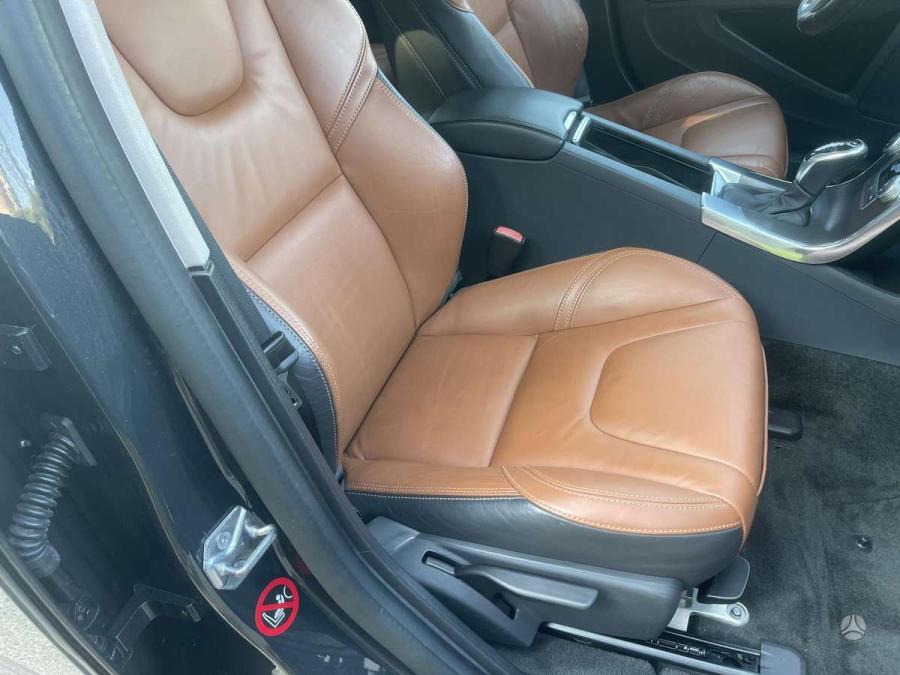 Grey Volvo V60 2015 in Kaunas, with an engine capacity of 1.97 L and mileage of 258 thousand km for 6250 €, photo 27 on AUTOMOTO.COM.LV