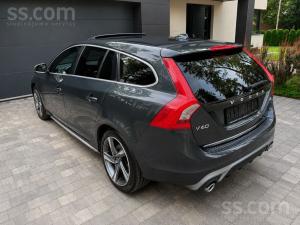 Grey Volvo V60 2015 in Riga, with an engine capacity of 2.40 L and mileage of 235 thousand km for 11575 €, photo 5 on AUTOMOTO.COM.LV