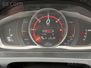 Grey Volvo V60 2015 in Riga, with an engine capacity of 2.40 L and mileage of 235 thousand km for 11575 €, photo 26 on AUTOMOTO.COM.LV