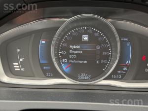 Grey Volvo V60 2015 in Riga, with an engine capacity of 2.40 L and mileage of 235 thousand km for 11575 €, photo 27 on AUTOMOTO.COM.LV